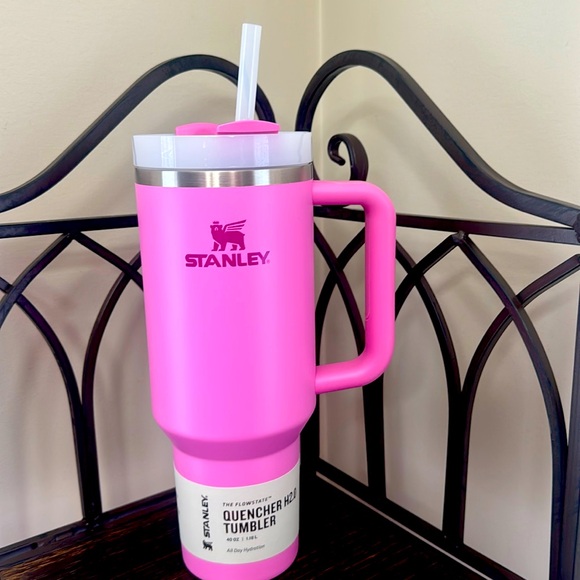 Stanley | Dining | Nwt Stanley Quencherh2 Flowstate Tumbler 40oz Peony ...